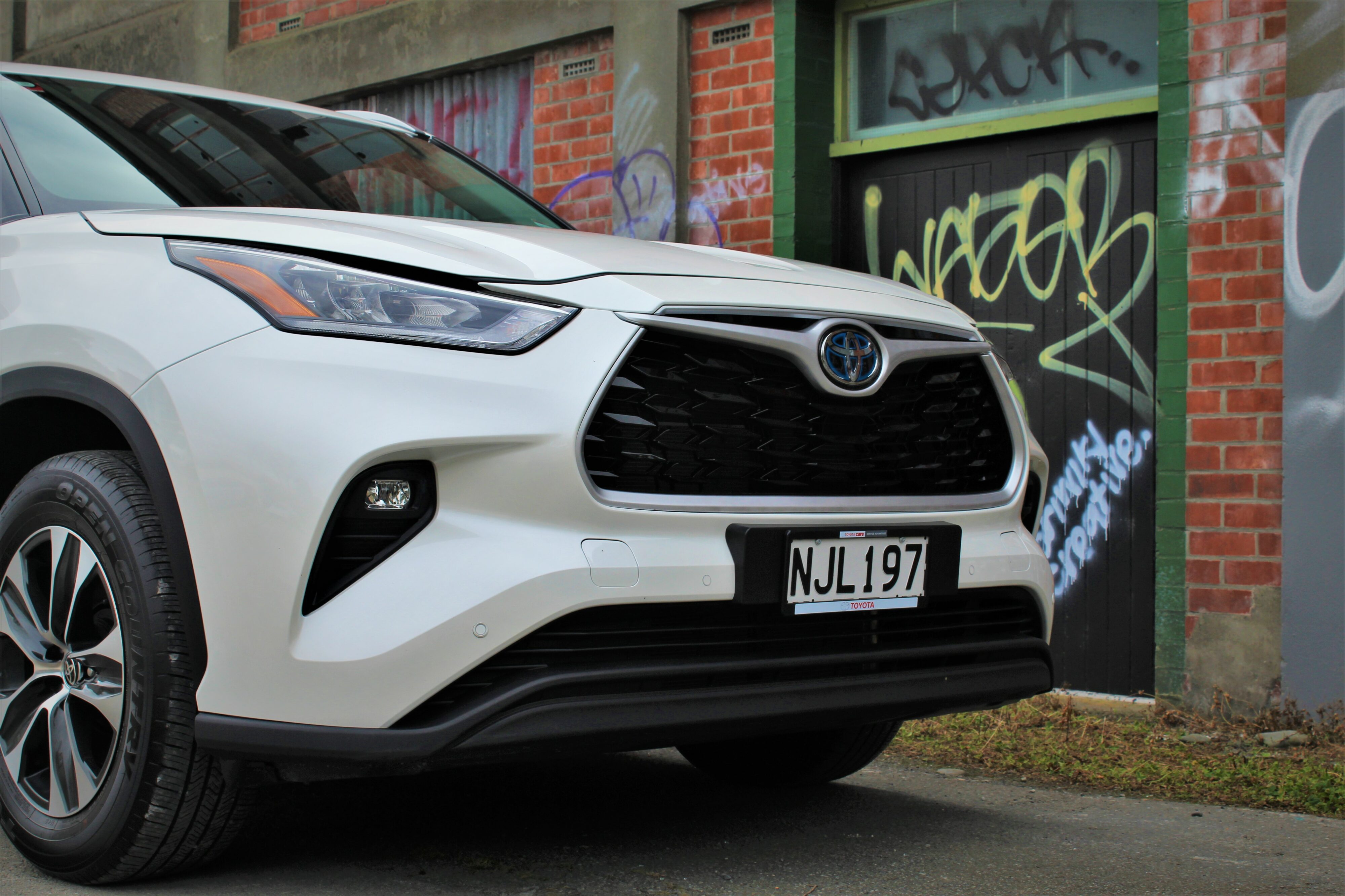 High-Brid: 2022 Toyota Highlander Limited Hybrid Review | Tarmac Life ...