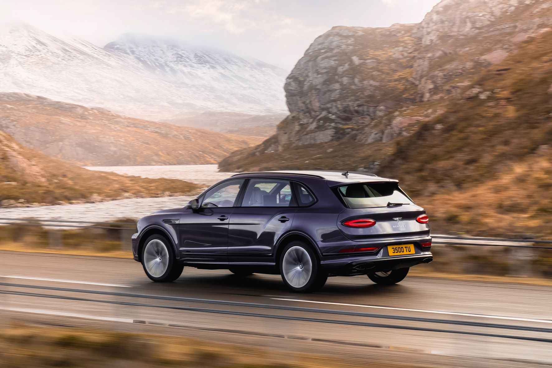 Bentley Unveils New Bentayga Extended Wheelbase | Tarmac Life ...