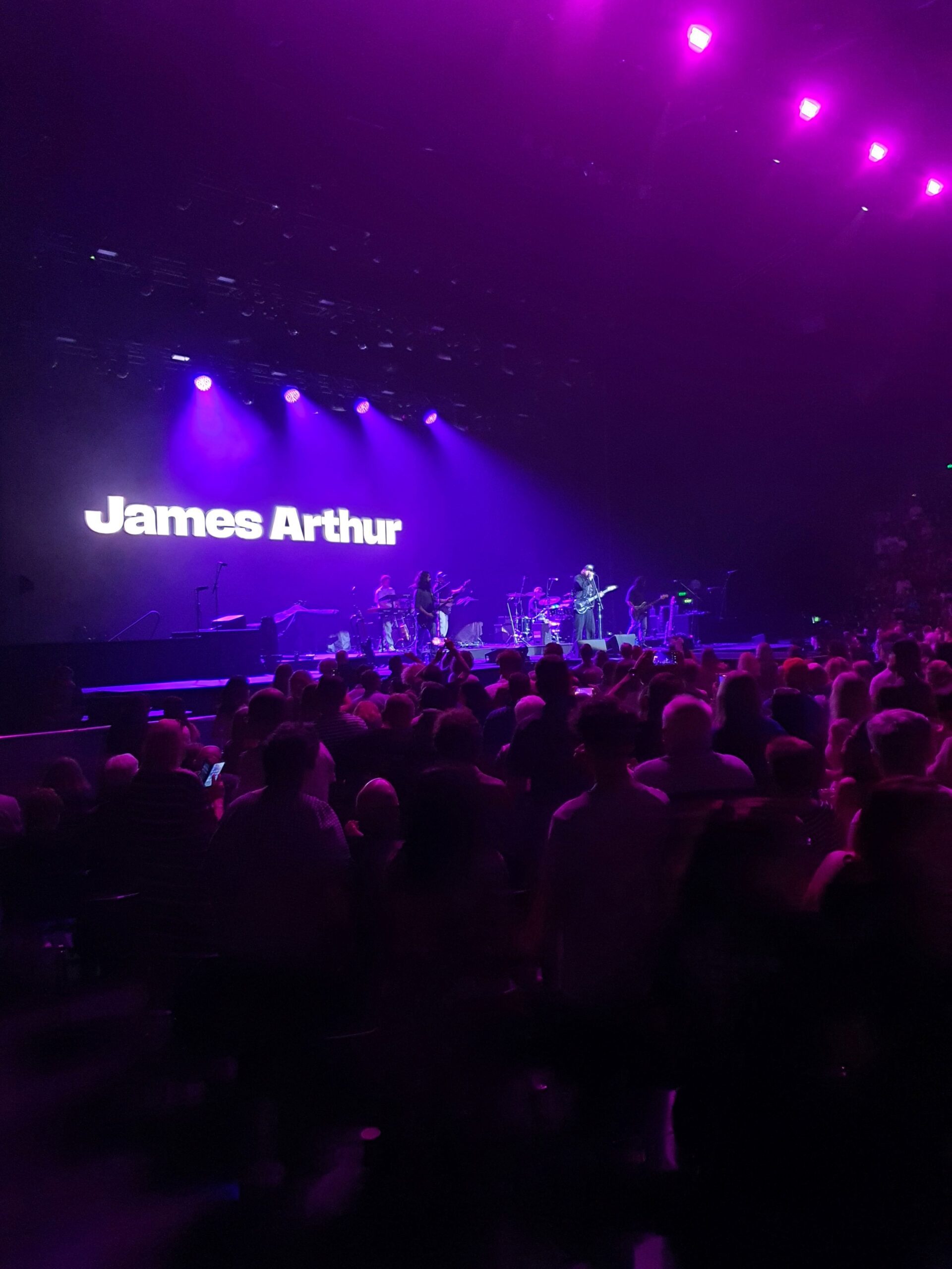 Straight From the Heart: In Concert with Bryan Adams in Auckland ...