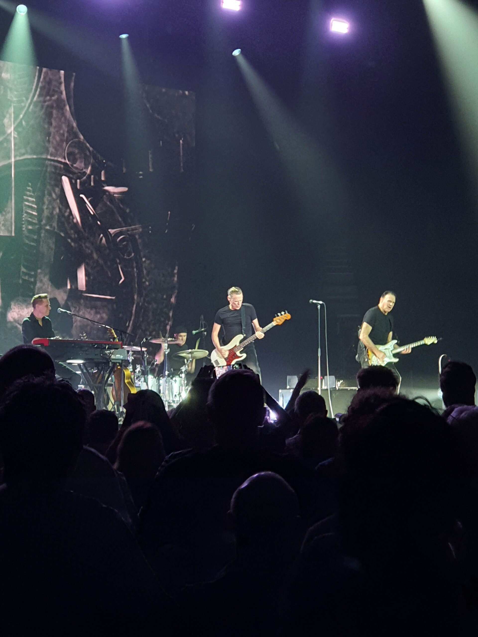 Straight From the Heart: In Concert with Bryan Adams in Auckland ...